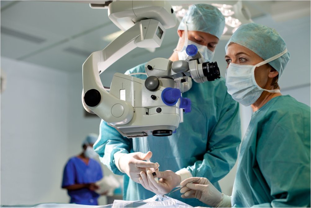 Zeiss OPMI Lumera 700 | Microscopio Quirúrgico | AstaTec